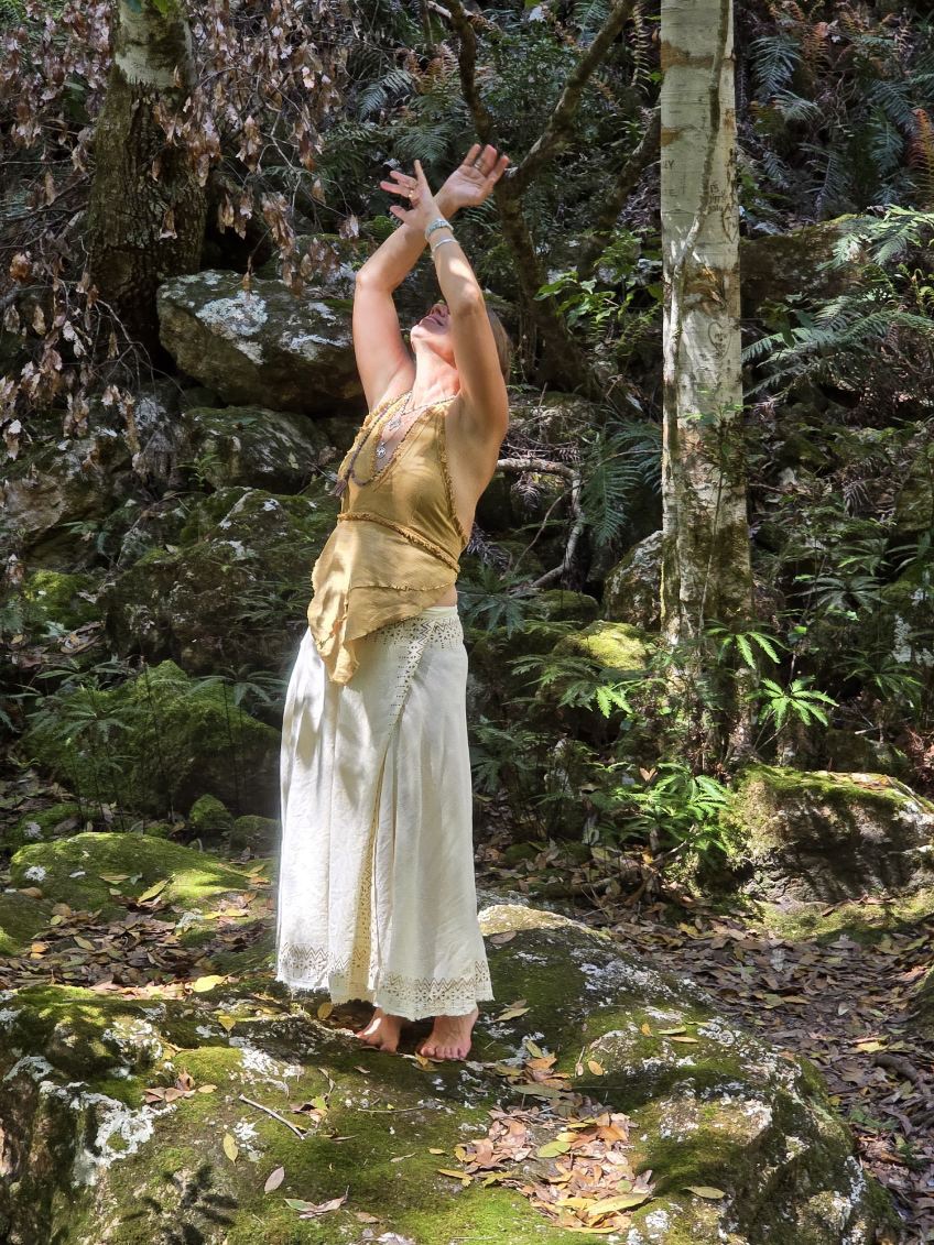 YoZenQi Holistic – Megen Hibbins – Feminine Embodiement Mentor